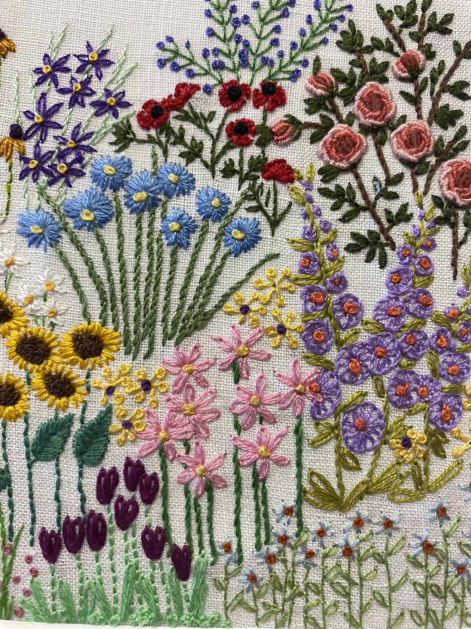 Summer Garden Embroidery ⋆ ThimbleStitch at Zoë’s